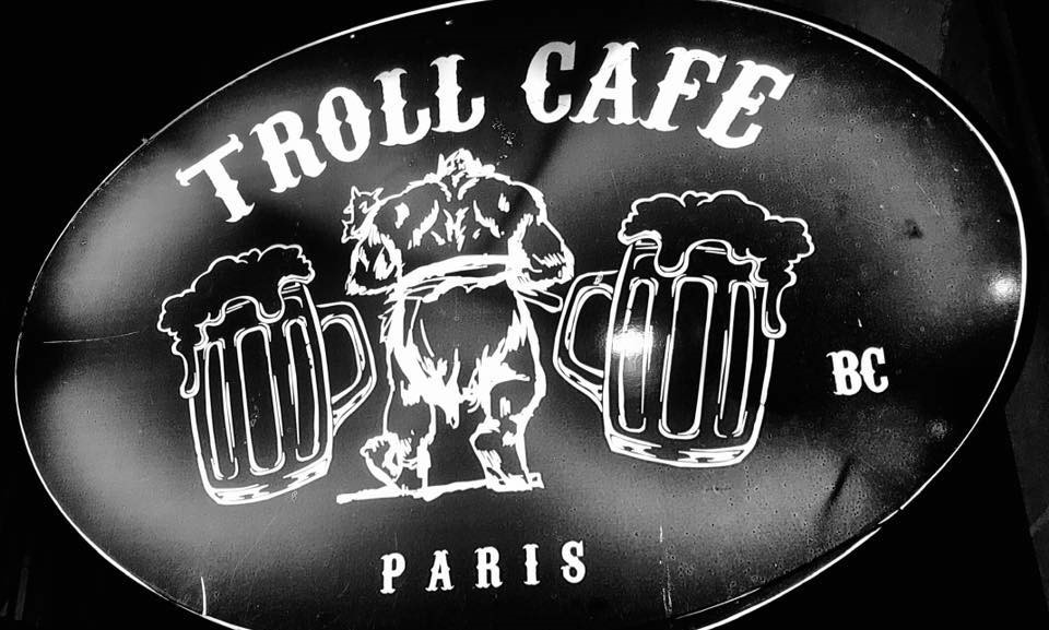 Troll à gogo - Le Troll Café